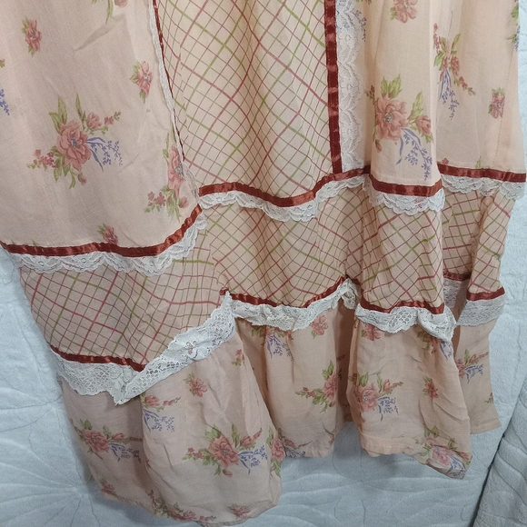 Dresses | Vintage Union Made Ilgwu Summer Dress Floral Peach Plaid Lace ...